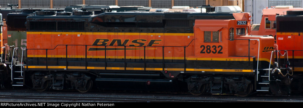 BNSF 2832